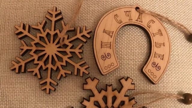 Елочные игрушки из дерева