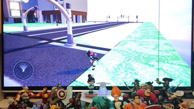 Смотрю как работают фигурки от Disney Infinity 1.0  в игре  Disney Infinity 2.0 а это проверяю на пр