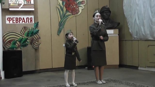 Песня о войне 'А закаты алые'