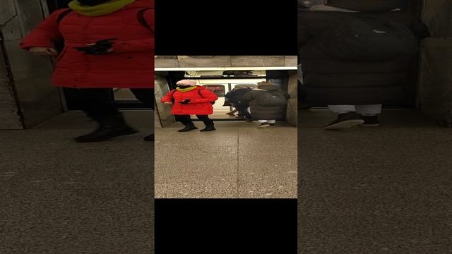 Метро в Санкт-Петербурге - двойные двери