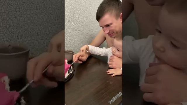 Ещё давай тортик