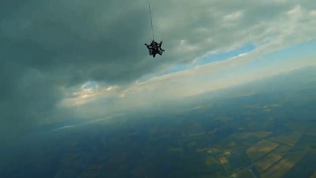 Первый прыжок с парашютом