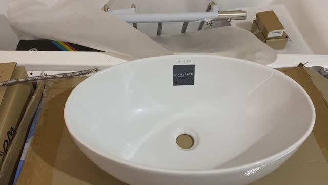 6 день ремонта в ванной комнате и туалете! Купили раковину-чашу! Обложили плиткой туалет.