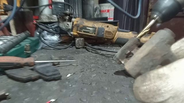 не просто замена колодок,этого вам не делают в сервисе!