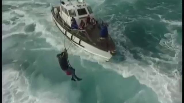 Плавание в свежую и штормовую погоду - Смена вахты на французском маяке