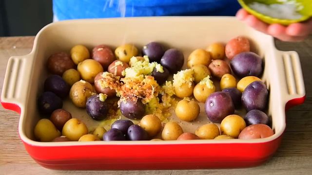 ЗАПЕЧЕННЫЙ КАРТОФЕЛЬ имбирный с чесноком 🥔 в духовке / вкусный праздничный гарнир новогодний рецепт