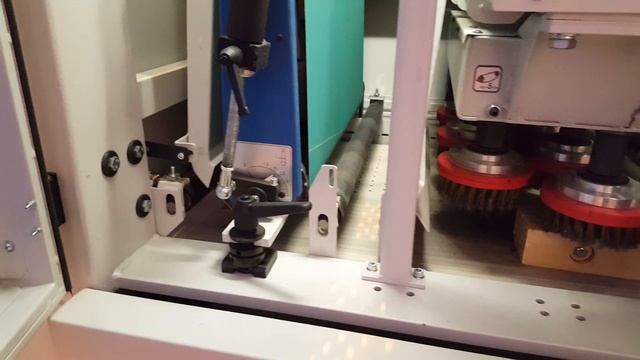 Зачистка сварных деталей в шаблоне станком RWT