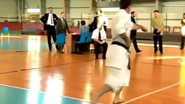 Техника выполнения формальных упражнений в каратэ.mp4