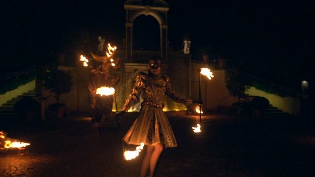 Выступление Огненного шоу в Италии, город Стреза.