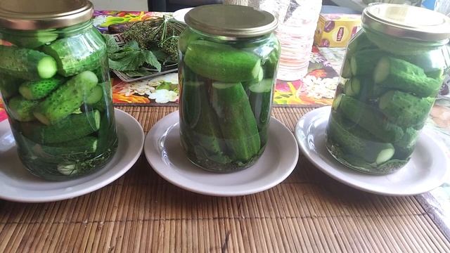 Маринованные огурцы на зиму. По этому рецепту всегда вкусные и хрустящие.