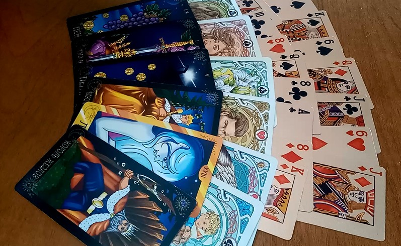 Кто в дороге, что на пороге: бессрочное гадание