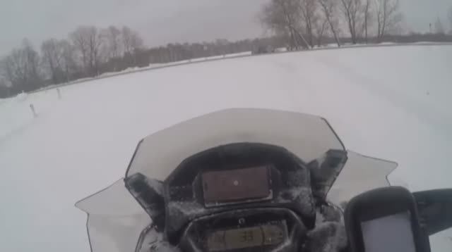 Разгон на снегоходе до 100 км/ч в целик.