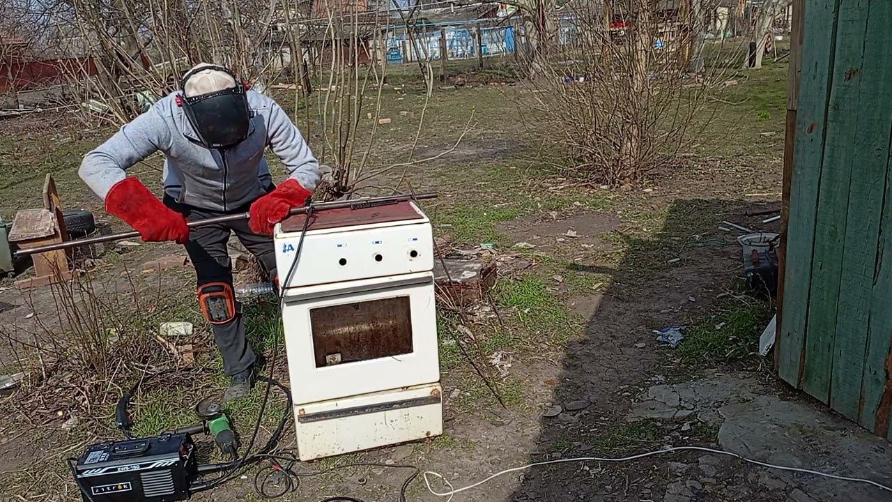 Проводка своими руками в саманном доме 12 серия (заземление)