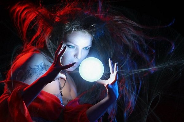 ОТКУДА СТОЛЬКО ГАДАЛОК...?  ВЕДЬМИНА ИЗБА. ИНГА ХОСРОЕВА.mp4