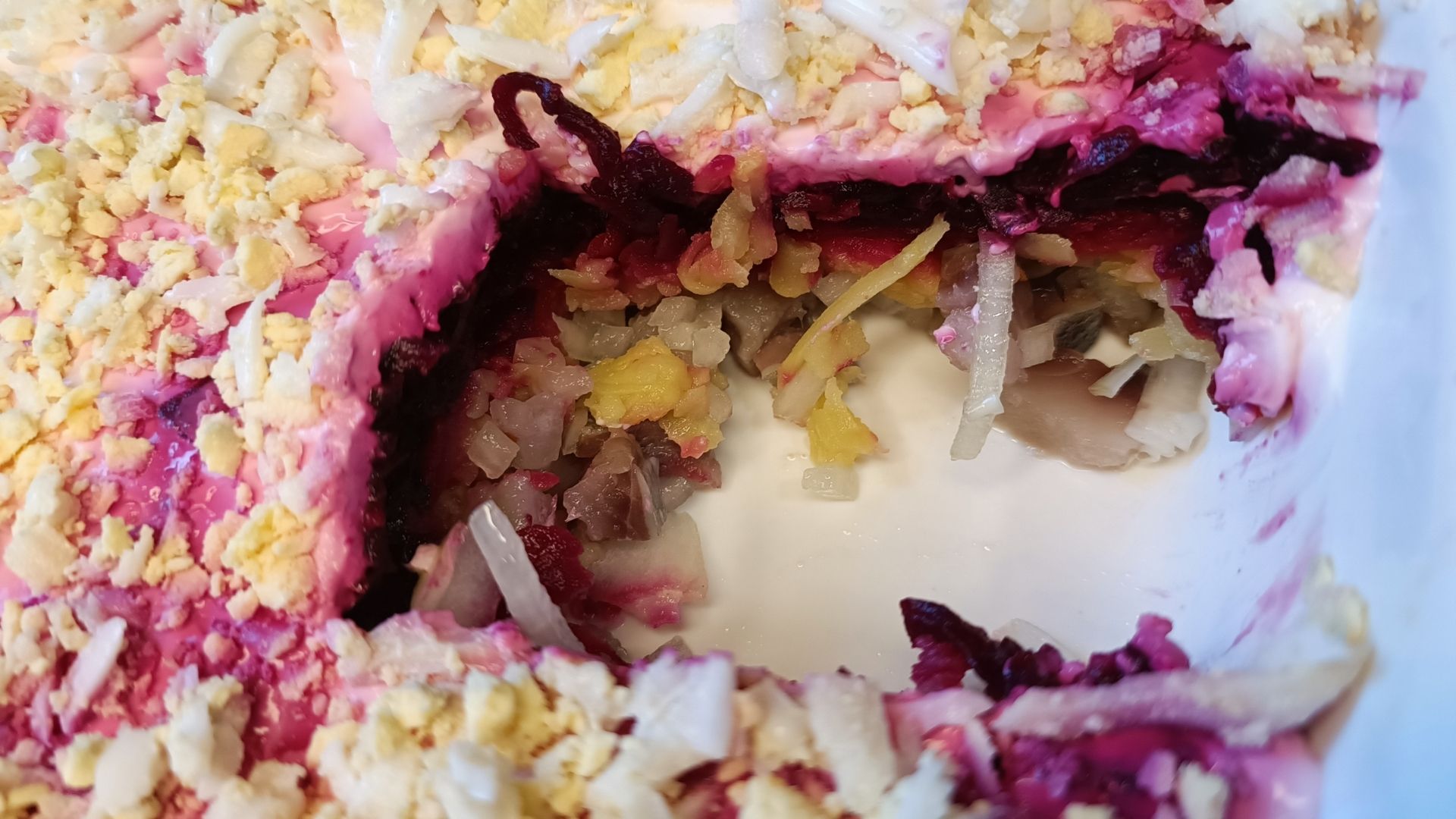 Селедка под шубой! Очень захотелось приготовить этот салат! СЪЕДАЕТСЯ мгновенно до последней КрошКи!