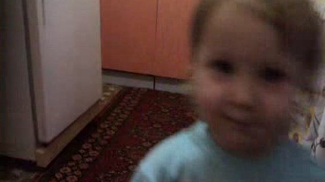 13.12.2008 Позирует перед камерой.