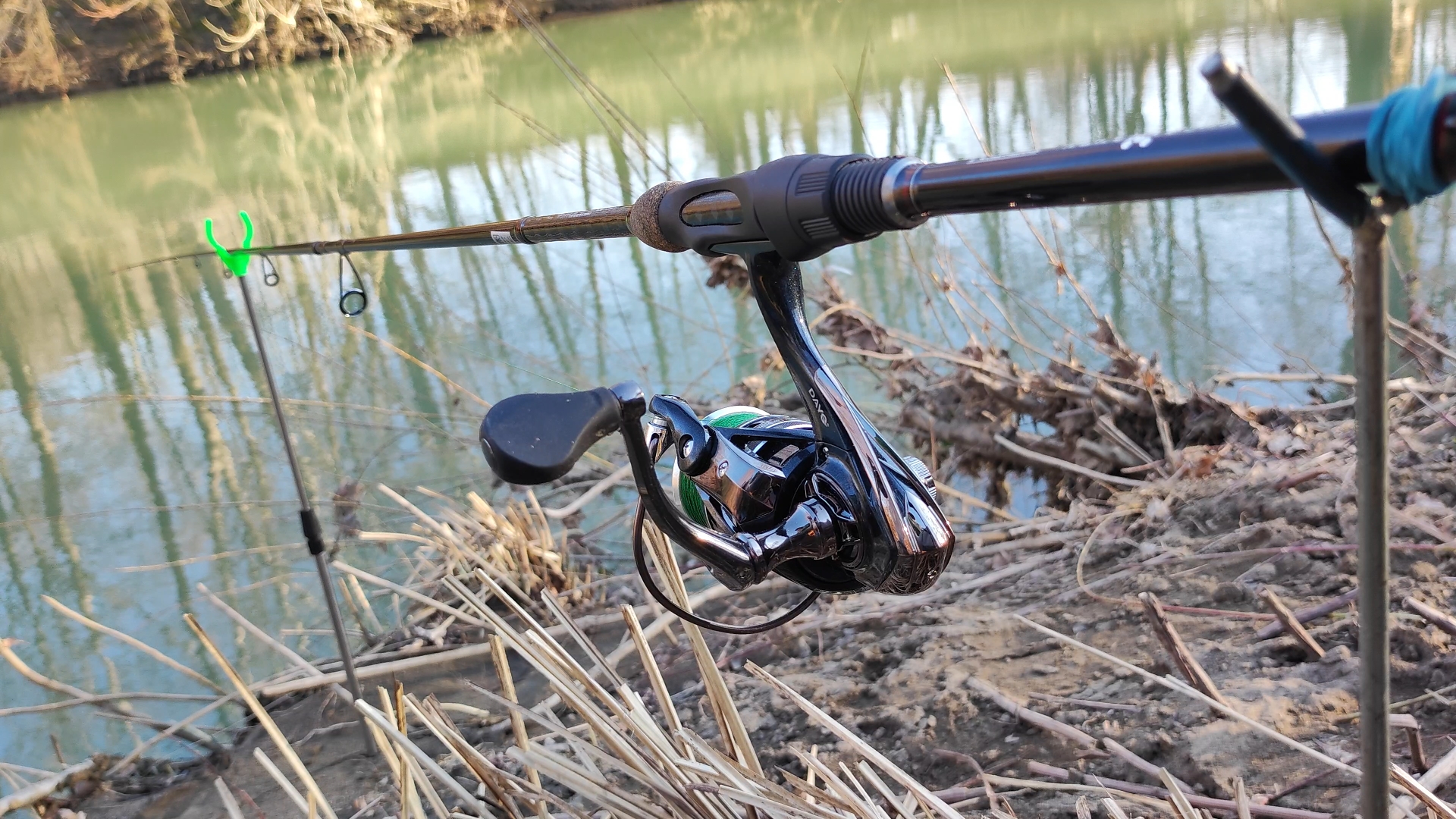 Рыбалка на реке Пшиш. Поймал голавлика. Сезон открыт! Февральская рыбалка.