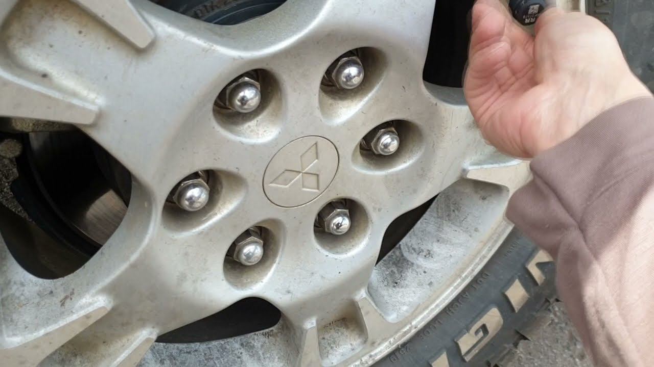 травим  одновременно 4 колеса 32"  на 1 атм  за 1 мин