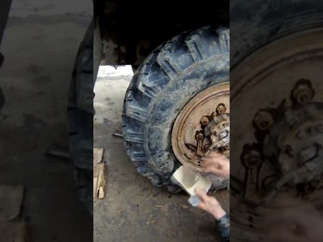 ☑️ Ставим колесо ЗИЛ-131 правильно! Полезый совет. Грузовой шиномонтаж. ПОЛНОЕ видео ЗДЕСЬ ⬇️