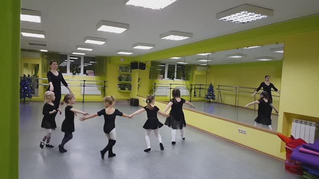 Декабрь 2015. Оля на танцах