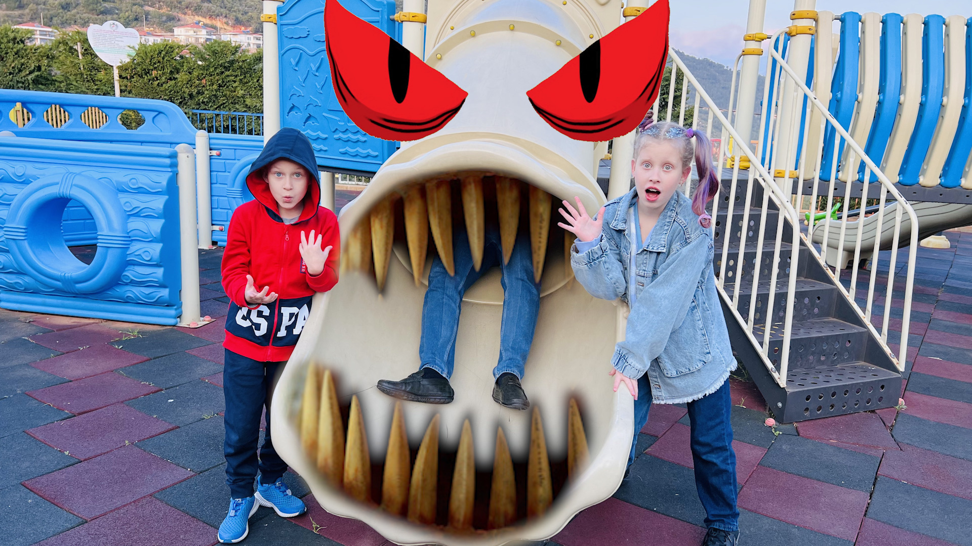 Горка Пожиратель СОЖРАЛА нашего ПАПУ!