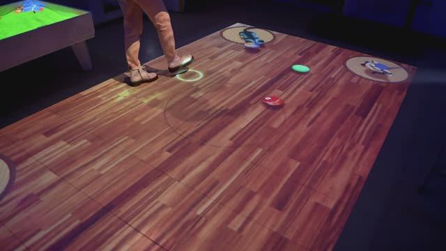 Режим «Накорми питомца» — интерактивный пол Floorium