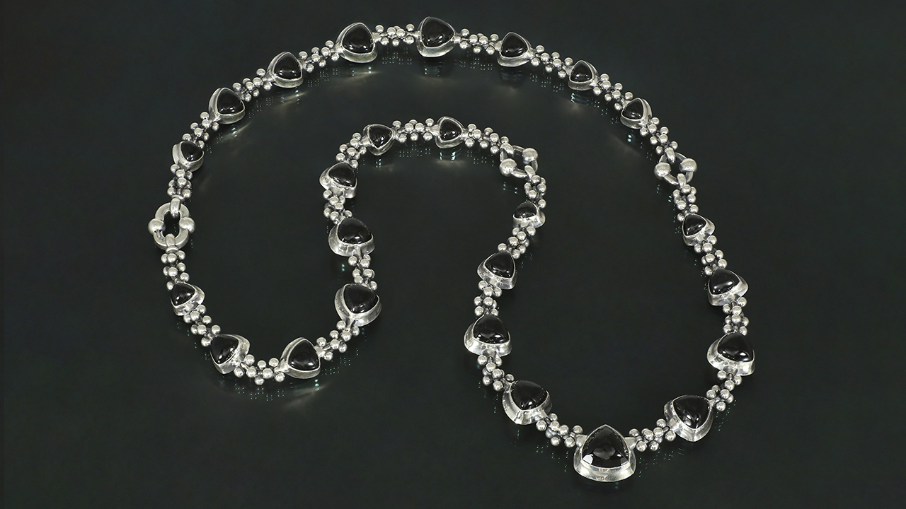 Колье из натурального черного агата в серебре