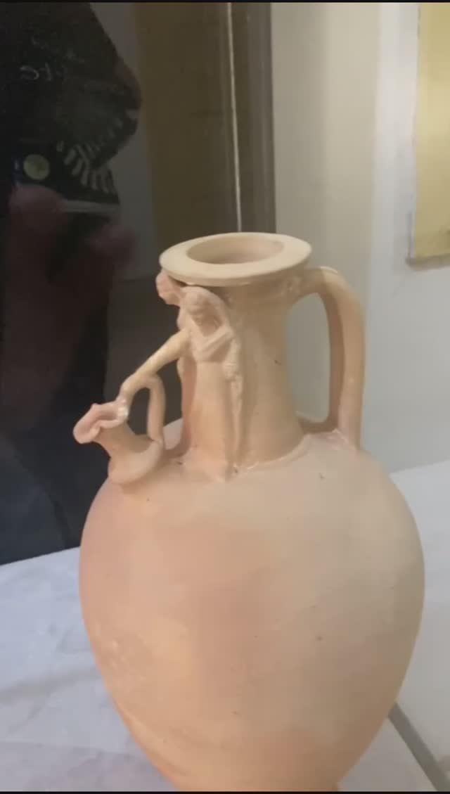 Археологический музей
в стенах современного монастыря Св. Варнавы . Турецкий Кипр