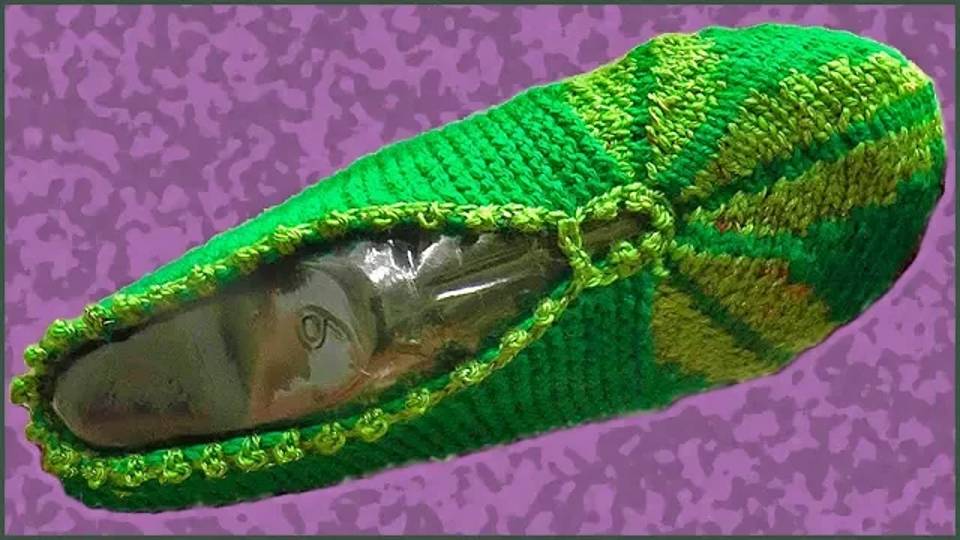 Следки с жаккардовыми листиками. Следки спицами с узором. Часть 2.