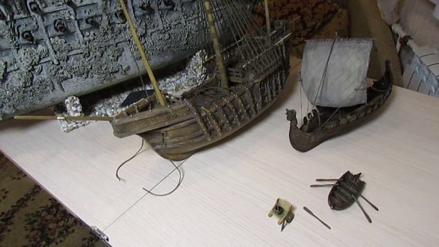 Модели парусных кораблей.