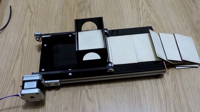 Проверка автоподающей приставки к лазерному выжигателю.