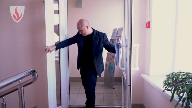 4. Замер ширины пути эвакуации по лестничному маршу