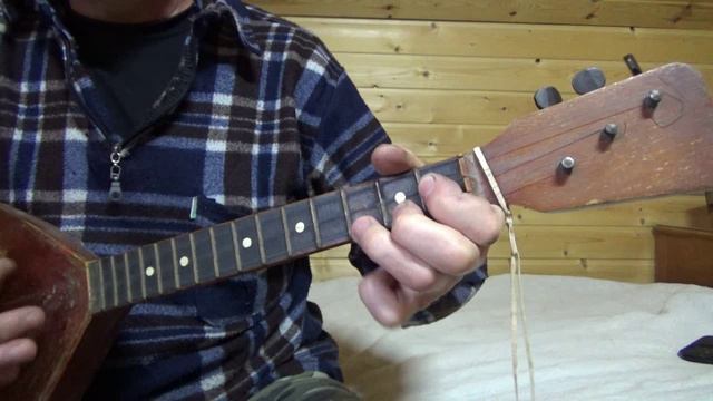 Настрой балалайки.Первые аккорды