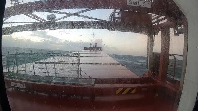 ВИД ИЗ КАЮТЫ СУДНА