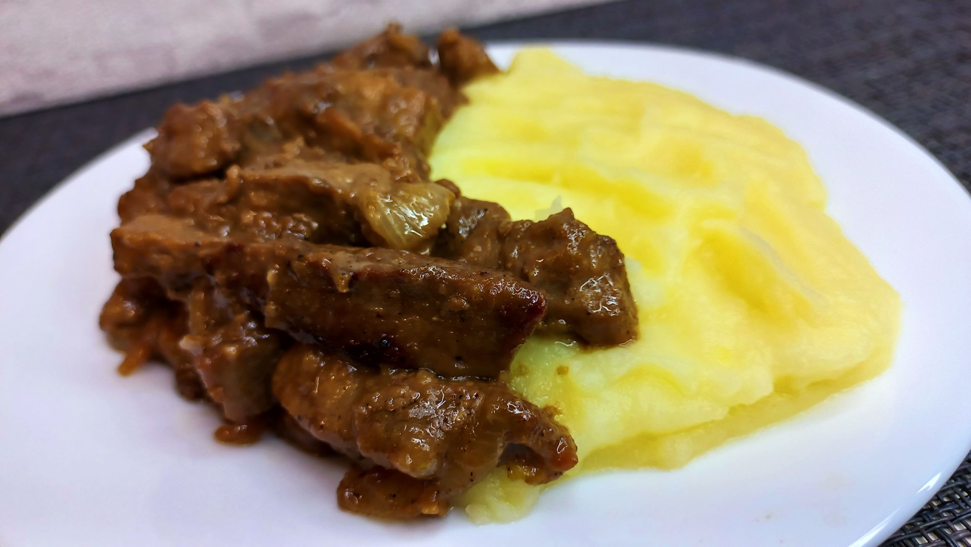 Печень жареная и картофельное пюре, ужин на скорую руку