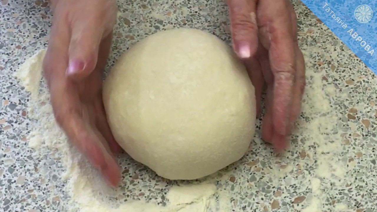 Универсальное дрожжевое тесто.  Живое и очень вкусное в выпечке.  Без молока и яиц