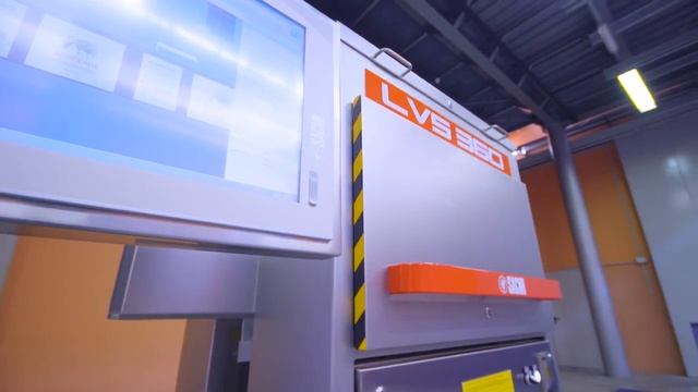 Инспекционная система Sacmi LVS 360 для контроля качества печати и наклейки этикеток.mp4