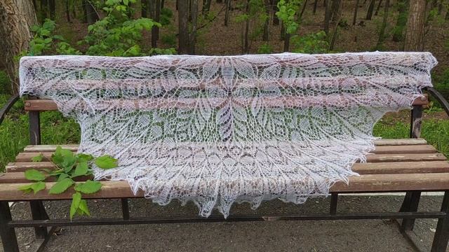 Шаль-паутинка (готовая работа)