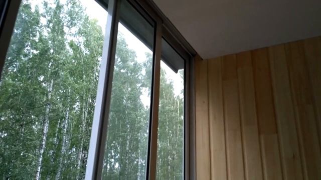 Вагонка на лоджии и непростой потолок.