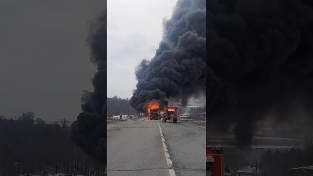 Фура в огне.Пожар на трассе М-7.