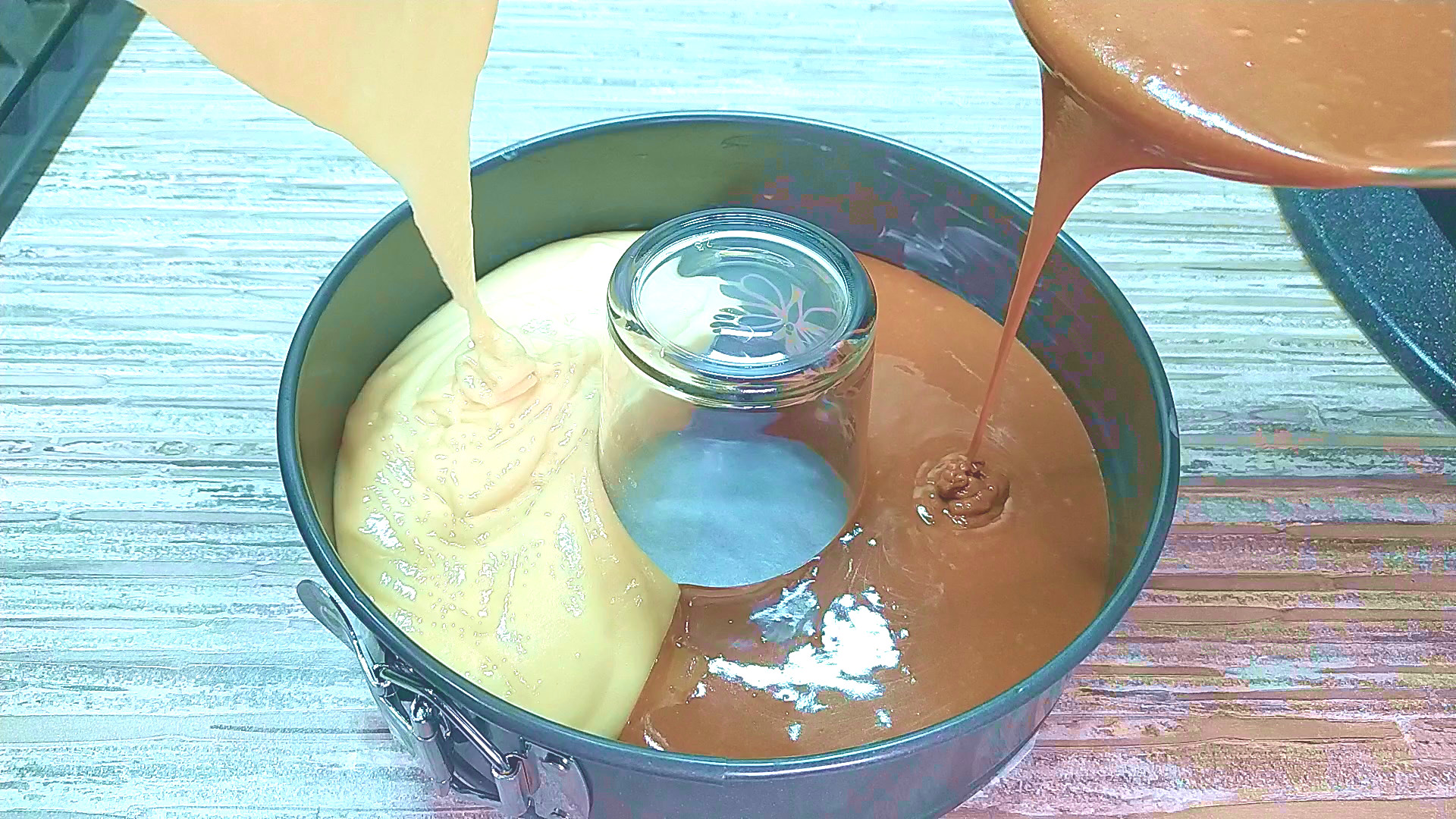 Быстрый рецепт пирога к чаю за 10 минут работы, все перемешать и запечь в духовке