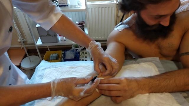 Колим дёготь в гнездо трихинеллы.mp4