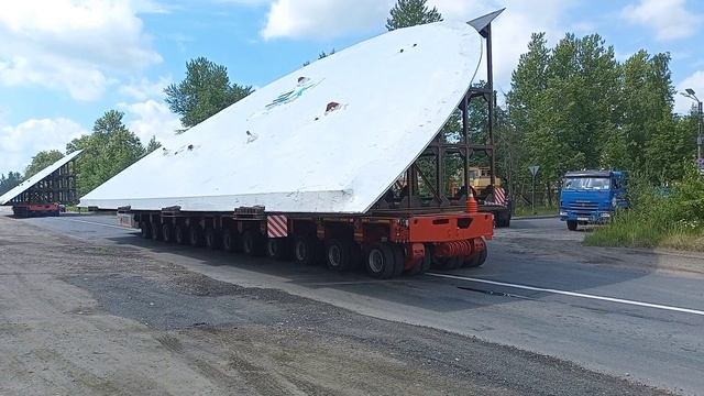 негабаритный груз проезжаем железную дорогу.mp4