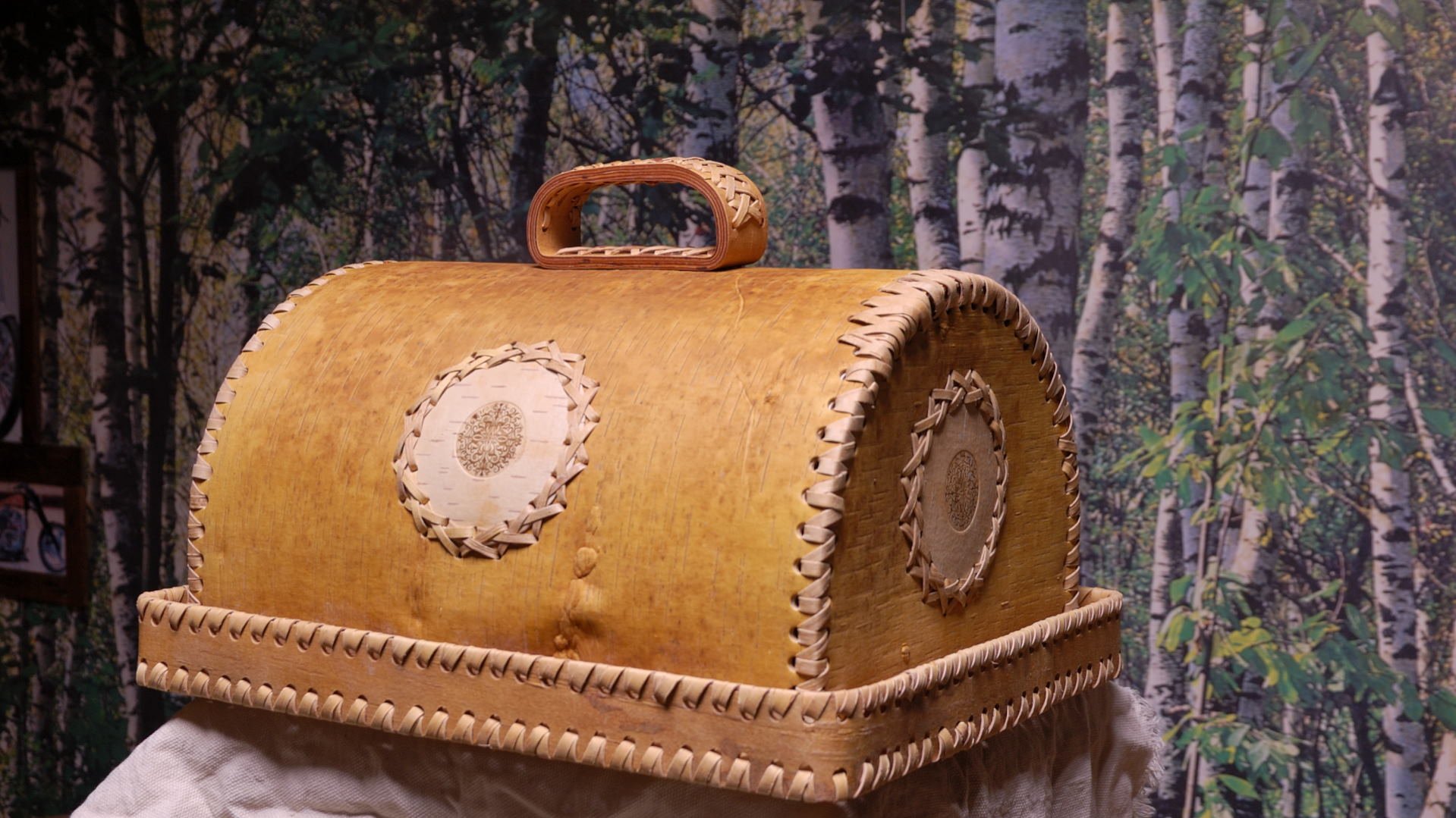 3 вариант хлебницы из бересты. Ни капли клея.