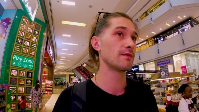 SOS - Дубай. Сергей зарабатывает на дорогу в Саудовскую Аравию |16+