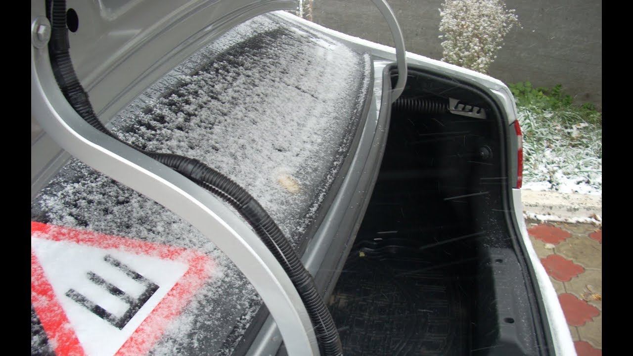 Lada Vesta 1G. Уплотнитель под крышку багажника.