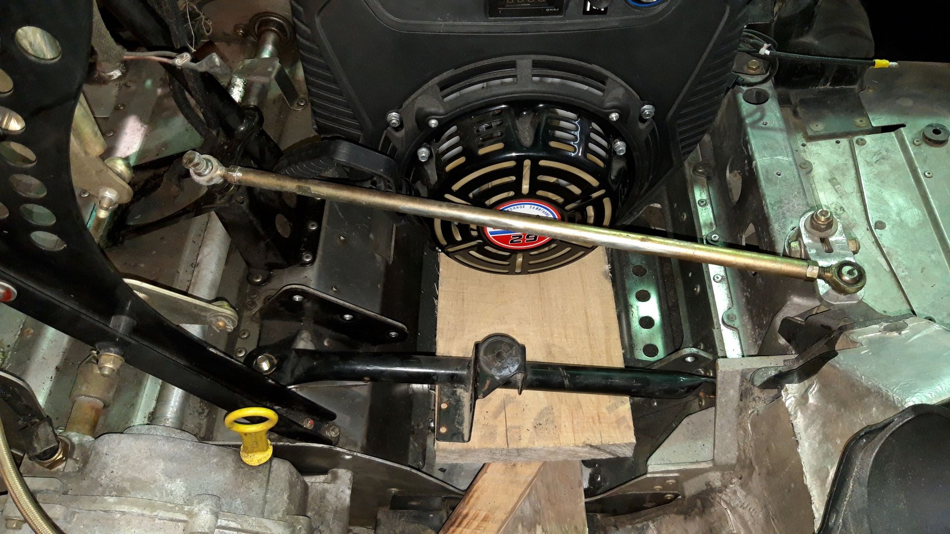 Polaris widetrack iq  примерка двигателя, кроилово.Фильм 2.