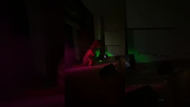 Динозавр и лазеры