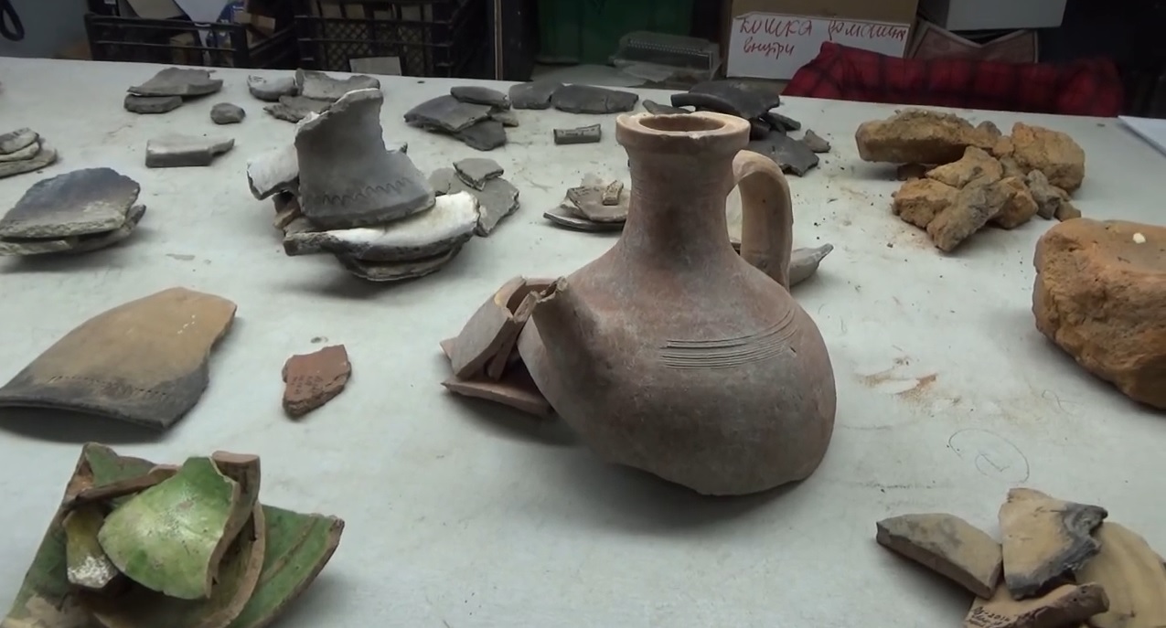 Керамика XVIII века из дома первых русских жителей Азова