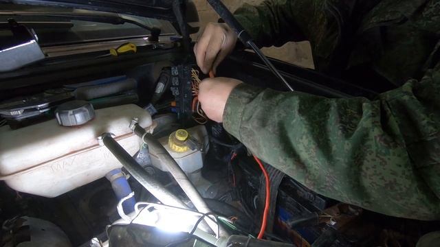 УАЗ Патриот ремонт монтажного блока под капотом.